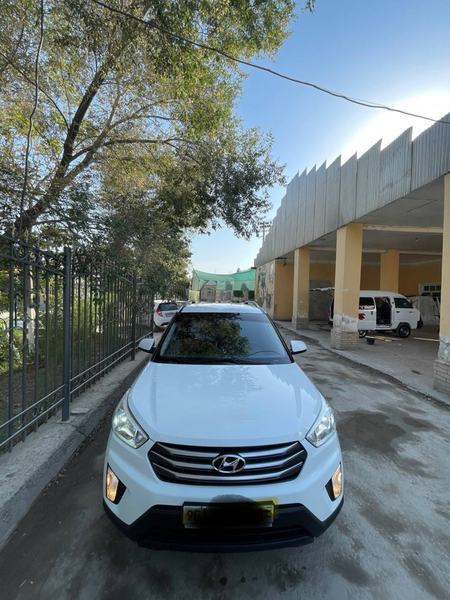 Hyundai Creta 60000ming yurgan xalol orqa qapotida petnosi bor