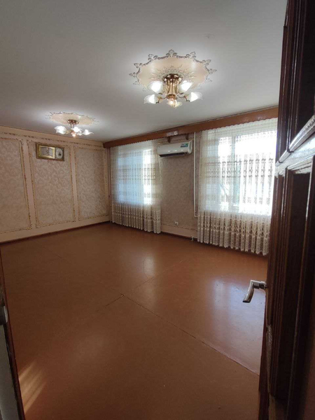Продам 4х комнатную кирпич Чиланзар 26 , Школа 107