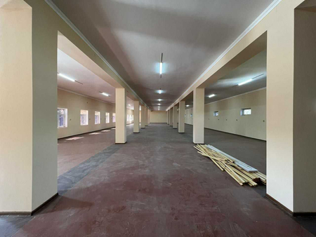 Сдаётся в аренду 1241 м². коммерческое здание в центре города.