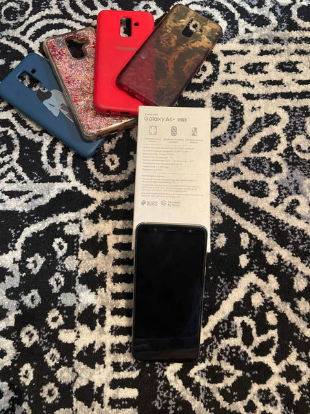 СамсунгА 6+ (б/у)