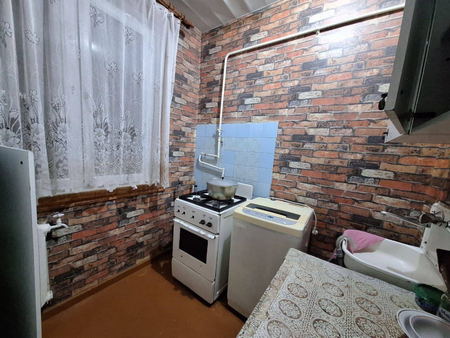 Чиланзар 3 Улица Мукимий 2х комнатная продается