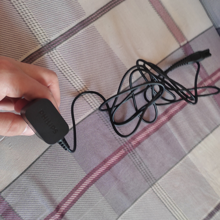 Продам зарядное устройство от электробритвы Philips 15v-5.4w