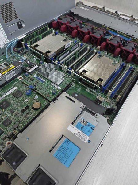 Сервер HP ProLiant DL360 gen9 8SFF/ 2690v4 x2/32gb 2133 x4