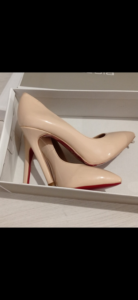 Louboutin из натуральной кожи. Новые! 35р