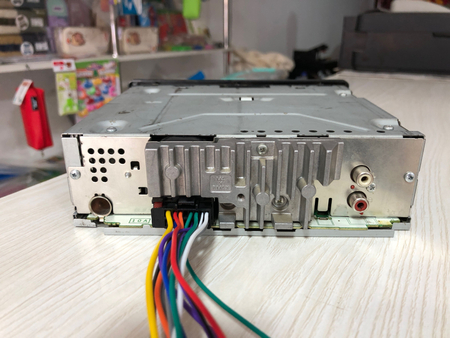 Pioneer DEH-1350 MP magnitafoni sotiladi