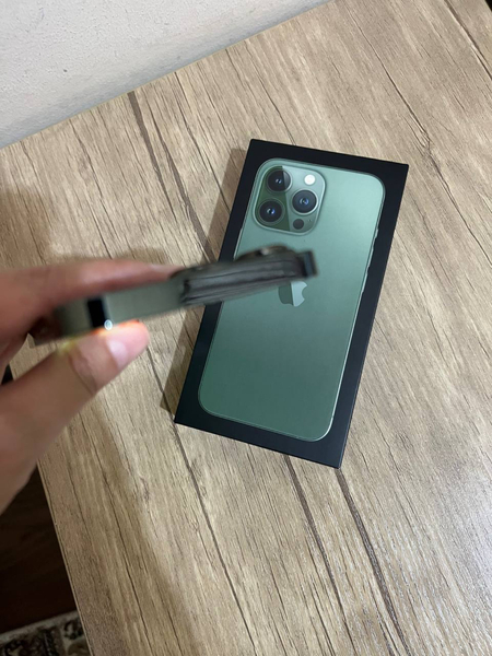 Мобильный телефон