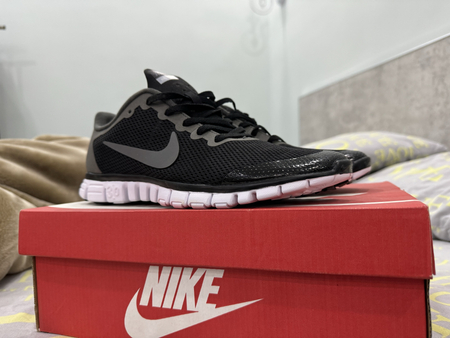 Продаются кроссовки nike3.0 р42.
