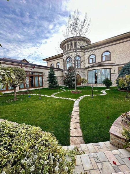 Продается Евро дом Ориентир: Центр Луначарский  1150м2