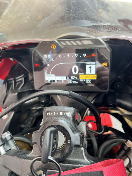 Honda cbr1000rr fireblade”