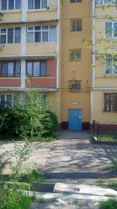 Авиагародокда 1 хонали уй сотилади