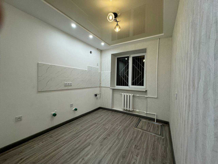 Чиланзар-6 ТЦ Парус 1-комнатная 1/4 25 м² кирпич евроремонт