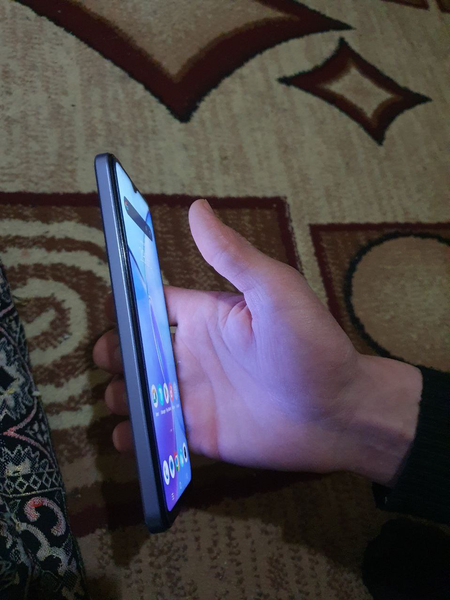 vivo Y17s  holati alo