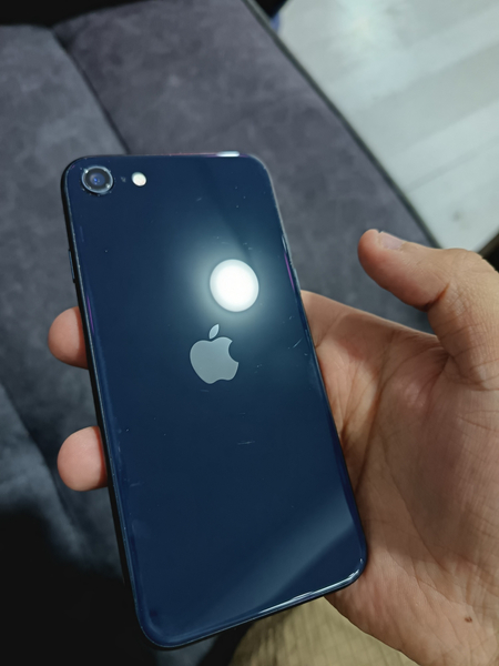 Iphone SE 2022 (3_generation)
