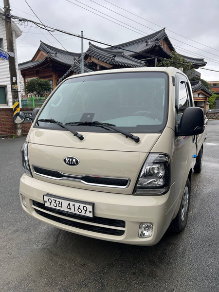 Kia bongo 2022 yil