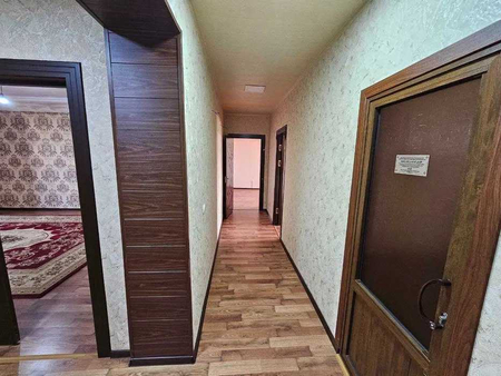 Берунийда 4 хонали 3-каватда,4 каватли, Банковский уй сотилади: 120м2