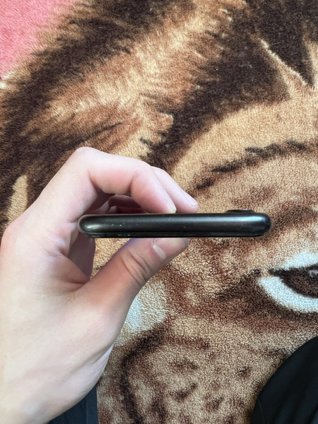 iPhone 7 в хорошем состоянии