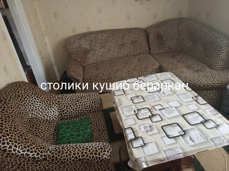 Мягкий уголок с столом