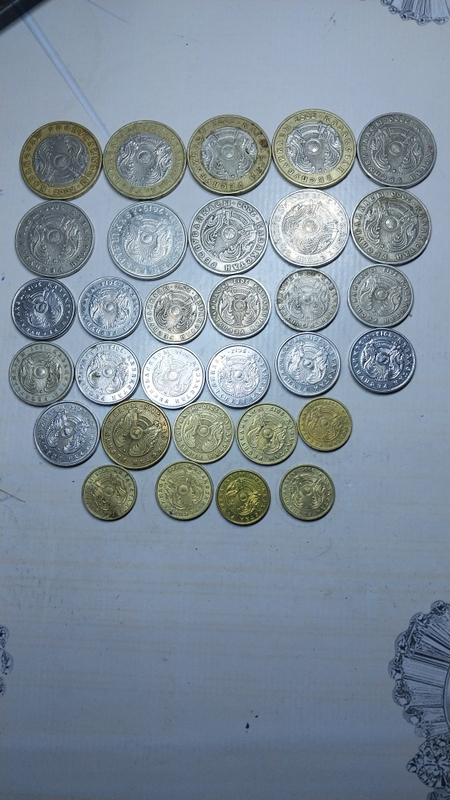 Разные монеты продаються