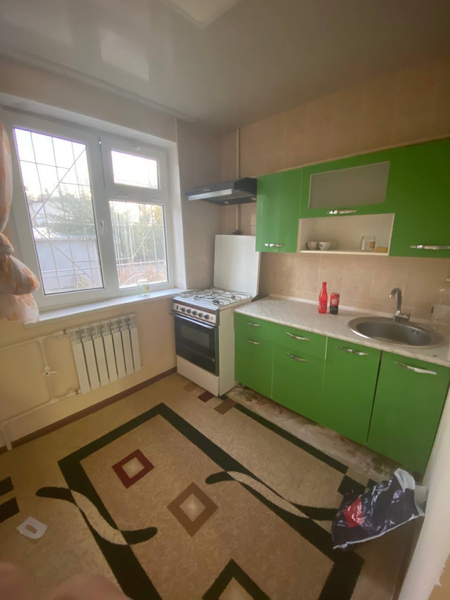 Срочно 1Х прадаётся Октябрь 32м² квадратов кирпичный дом