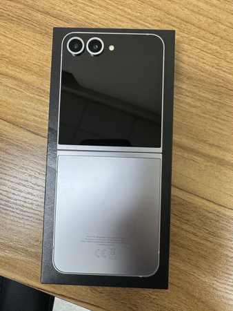 Samsung Galaxy Z Flip 6