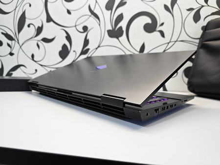 ПРОДАМ HP Omen 17-CK0372NR Игровой Core™ i7-11800H/32GB/1TBSSD/RTX3060
