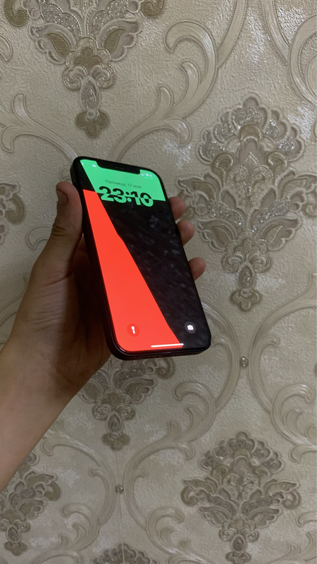 IPHONE 12 240 $