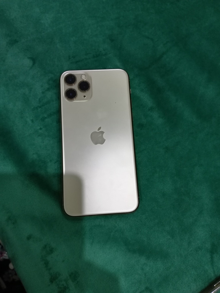 IPhone 11 pro kareski