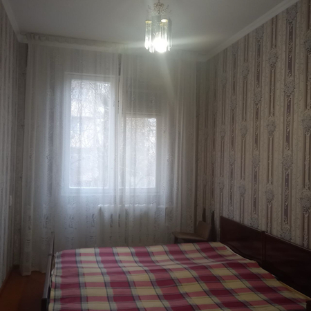 Продается двухкомнатная квартира . В Мирзо Улугбекском районе.