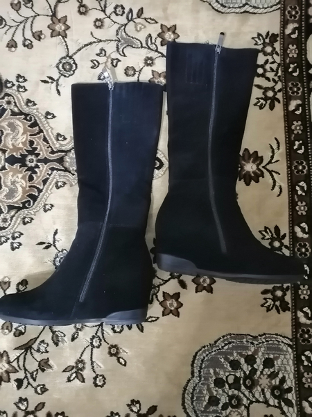 Сапоги замшевые.