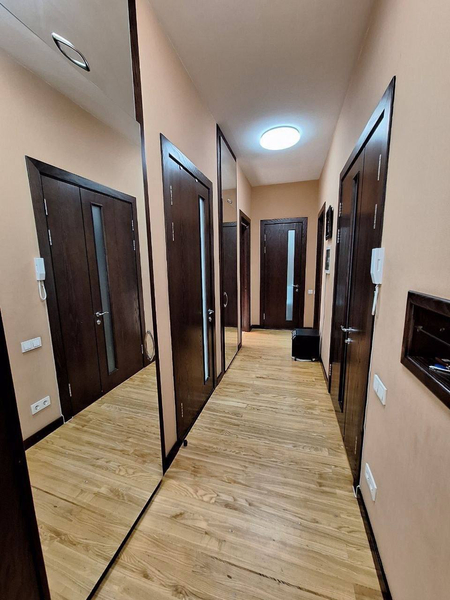 Продаётся квартира Чиланзар 1 квартал 5 комнатная 3 этаж 4 этаж дома
