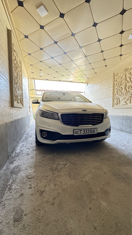 Срочно продаю свою KIA CARNIVAL 2015