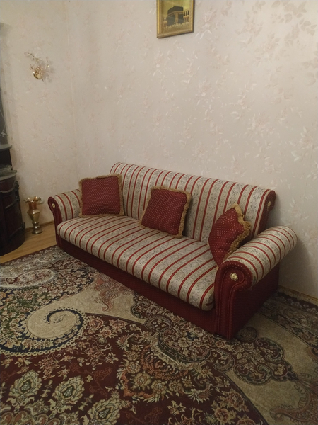 Диван и 2 кресла. + 3 подушечки. Карты НЕТ.
