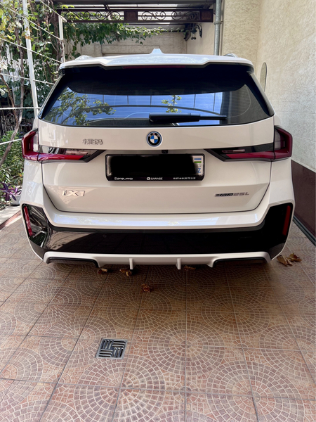 BMW ix1 E Drive 25L 2024 год