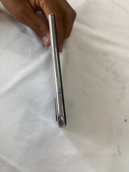 iPhone xs hamma joyi radnoy