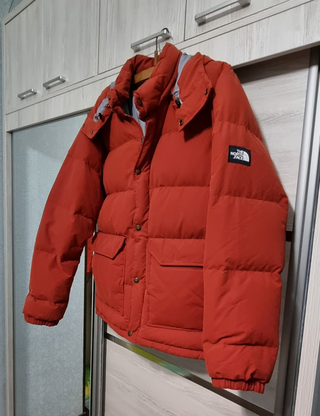 Новая фирменная куртка The North Face. Размер M.
