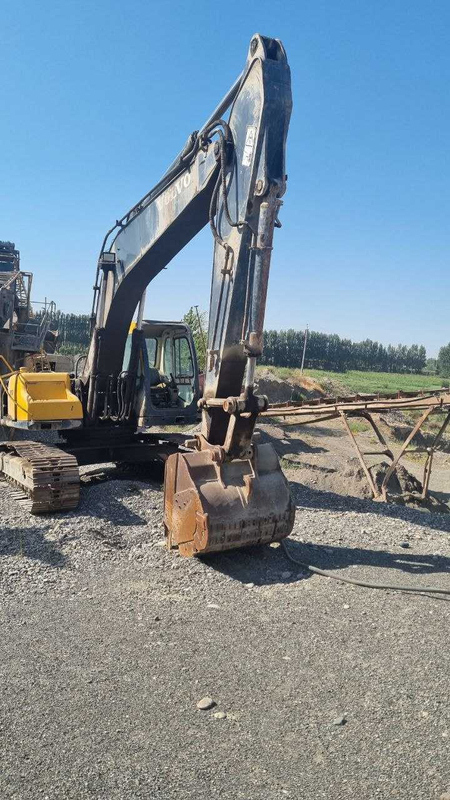 Экскаватор VOLVO EW225