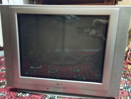 Televizorlar sotiladi