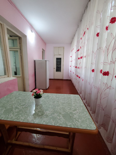 Метро Максим Горького 2х комнатная квартира только семейным