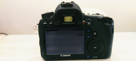 Canon 6d Sotiladi xolati idial 
Complect 24-105 Abyektiv 
2 ta batary