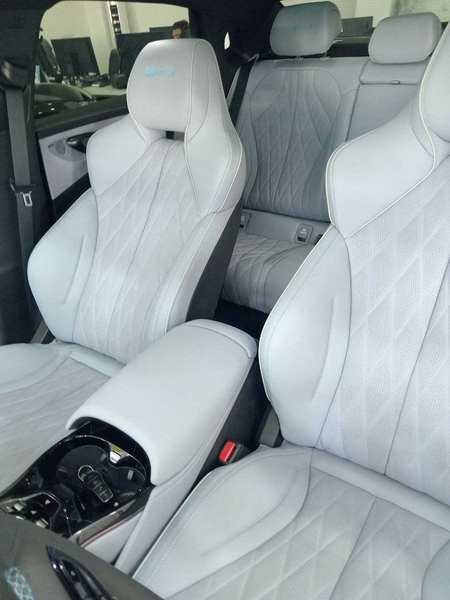 TESLA ni  RAQOBATCHISI  BYD Seal  2023  Polniy zaryadda 700 /km