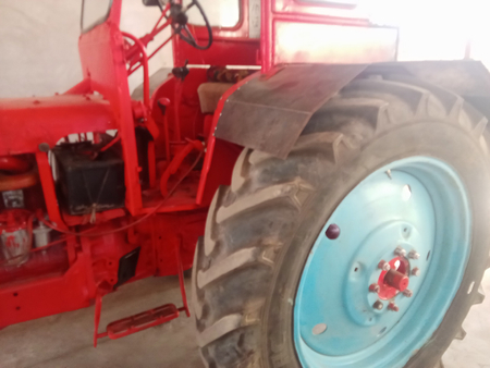 Traktor t 28 sotuvda