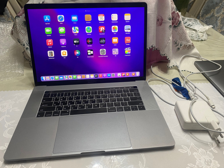 MacBook Pro 2016/2017 i7 16 256gb