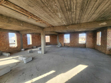 Продается   Дом  Коробка  7,7 соток.  Адрес;  Мотрит.