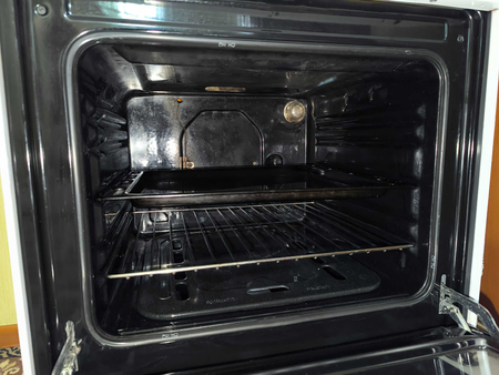 Газ плита INDESIT,  4 шт конфорка и духовка.