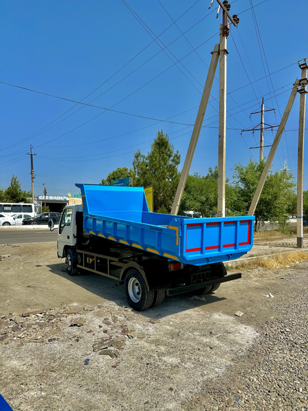 Продаётся ISUZU самосвал