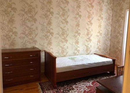 Kvartira в Мирабадском районе 3/3/4 на Кунаева