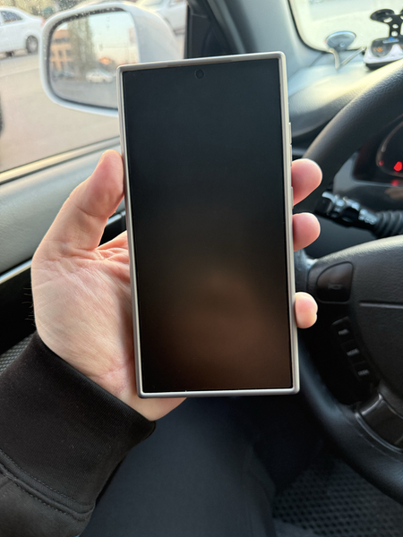 Samsung 24 Ultra 256 g yengi 4-oy ishltganman 2 ta bor  bir xil