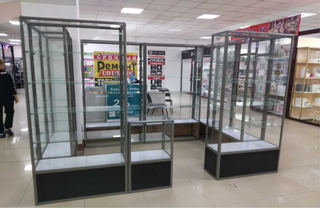 Стеклянные витрины, прилавки для бутиков, магазинов аксессуаров
