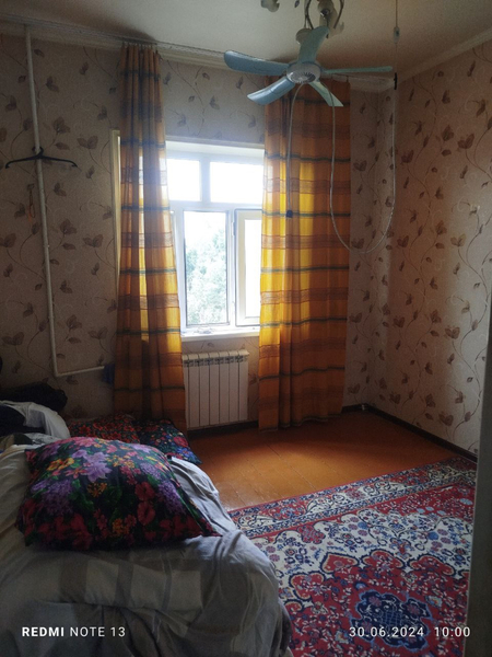 Продаётся 3х комнатная,балкон2*6,Куйлюк5,метро Киёт.