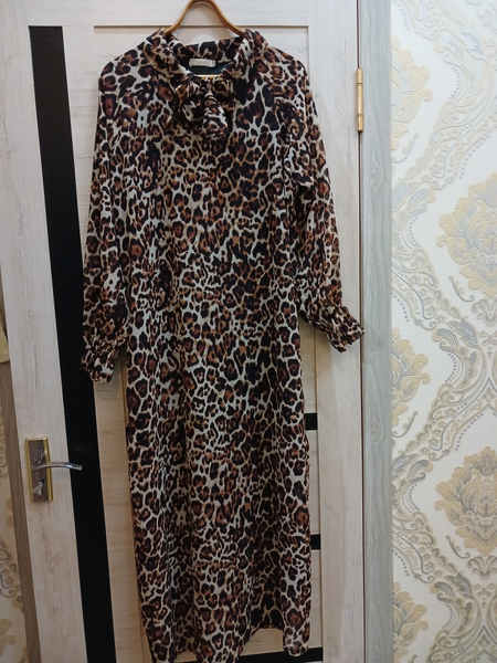 Трендовый тигровое платье XL. Trenddegi tigroviy koyle XL.
